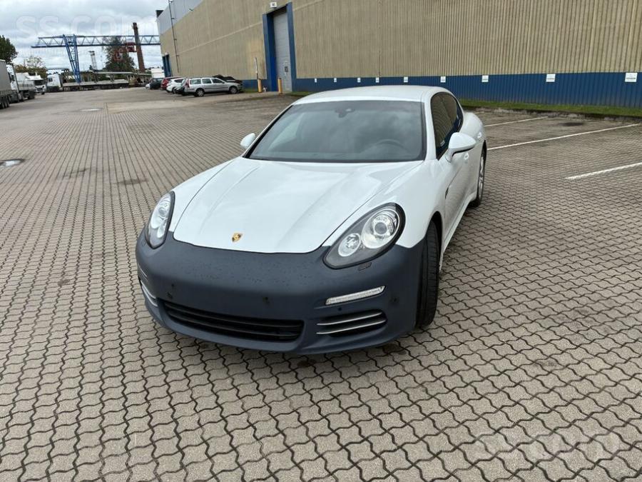 Balts Porsche Panamera 2014 Rīga, ar dzinēja tilpumu 3.00 L un nobraukumu 201 tūkst. km par 17600 €, foto 3 vietnē AUTOMOTO.COM.LV