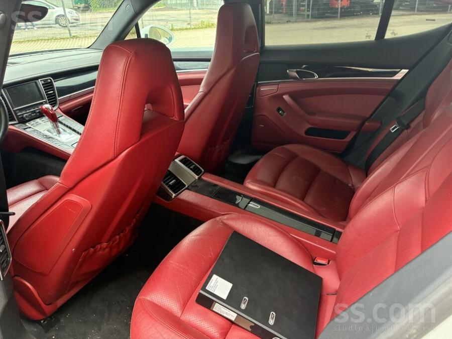 Balts Porsche Panamera 2014 Rīga, ar dzinēja tilpumu 3.00 L un nobraukumu 201 tūkst. km par 17600 €, foto 5 vietnē AUTOMOTO.COM.LV