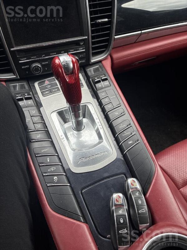 Balts Porsche Panamera 2014 Rīga, ar dzinēja tilpumu 3.00 L un nobraukumu 201 tūkst. km par 17600 €, foto 8 vietnē AUTOMOTO.COM.LV