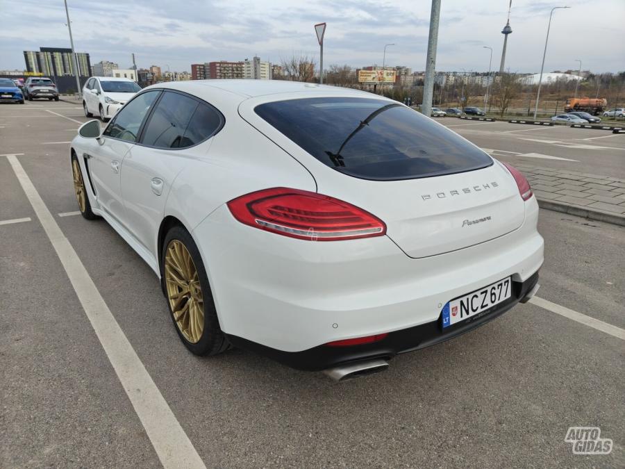 White Porsche Panamera 2015 in Vilnius, with an engine capacity of 3.60 L and mileage of 192 thousand km for 15700 €, photo 5 on AUTOMOTO.COM.LV