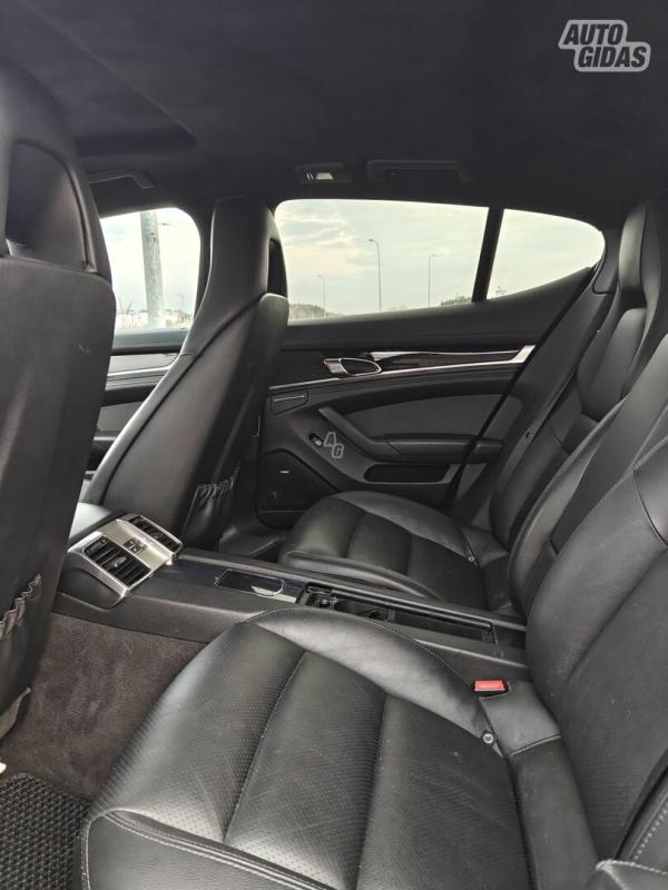 Balts Porsche Panamera 2015 Viļņa, ar dzinēja tilpumu 3.60 L un nobraukumu 192 tūkst. km par 15700 €, foto 5 vietnē AUTOMOTO.COM.LV