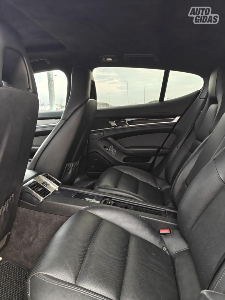 White Porsche Panamera 2015 in Vilnius, with an engine capacity of 3.60 L and mileage of 192 thousand km for 15700 €, photo 6 on AUTOMOTO.COM.LV