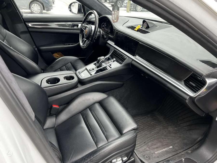 Balts Porsche Panamera 2017 Šauļi, ar dzinēja tilpumu 2.89 L un nobraukumu 119 tūkst. km par 46300 €, foto 12 vietnē AUTOMOTO.COM.LV