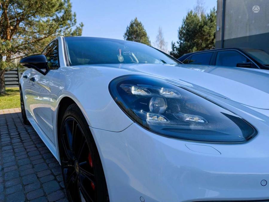 White Porsche Panamera 2017 in Kaunas, with an engine capacity of 4.00 L and mileage of 190 thousand km for 44000 €, photo 3 on AUTOMOTO.COM.LV
