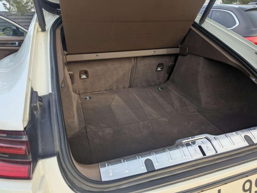 White Porsche Panamera 2017 in Kaunas, with an engine capacity of 4.00 L and mileage of 190 thousand km for 44000 €, photo 13 on AUTOMOTO.COM.LV