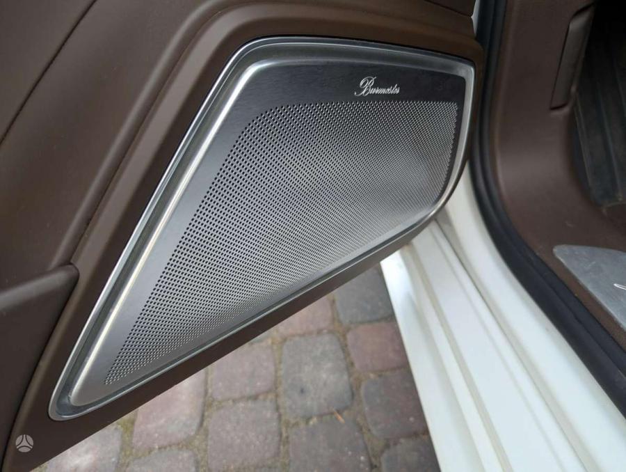 White Porsche Panamera 2017 in Kaunas, with an engine capacity of 4.00 L and mileage of 190 thousand km for 44000 €, photo 14 on AUTOMOTO.COM.LV