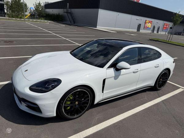 White Porsche Panamera 2018 in Kaunas, with an engine capacity of 2.89 L and mileage of 95 thousand km for 41000 €, photo 3 on AUTOMOTO.COM.LV