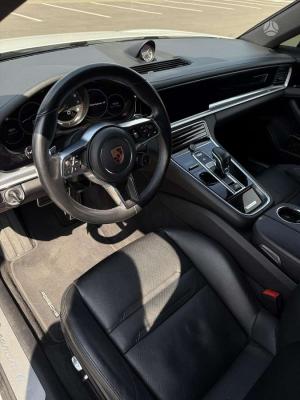 White Porsche Panamera 2018 in Kaunas, with an engine capacity of 2.89 L and mileage of 95 thousand km for 41000 €, photo 9 on AUTOMOTO.COM.LV