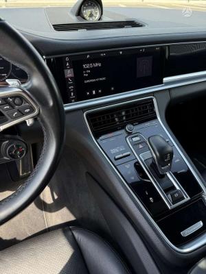 White Porsche Panamera 2018 in Kaunas, with an engine capacity of 2.89 L and mileage of 95 thousand km for 41000 €, photo 16 on AUTOMOTO.COM.LV