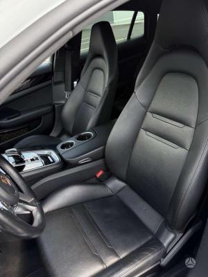 White Porsche Panamera 2018 in Kaunas, with an engine capacity of 2.89 L and mileage of 95 thousand km for 41000 €, photo 17 on AUTOMOTO.COM.LV