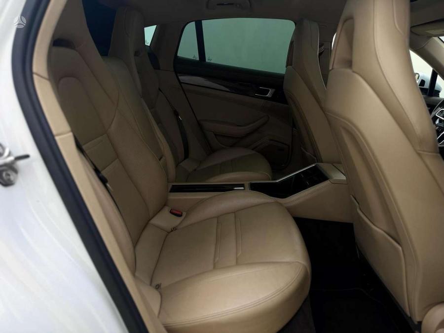 Balts Porsche Panamera 2018 Viļņa, ar dzinēja tilpumu 2.99 L un nobraukumu 212 tūkst. km par 36990 €, foto 15 vietnē AUTOMOTO.COM.LV