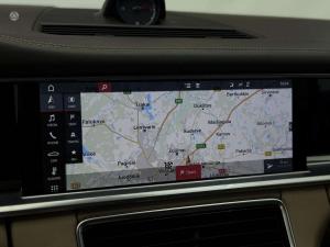Balts Porsche Panamera 2018 Viļņa, ar dzinēja tilpumu 2.99 L un nobraukumu 212 tūkst. km par 36990 €, foto 30 vietnē AUTOMOTO.COM.LV
