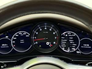 Balts Porsche Panamera 2018 Viļņa, ar dzinēja tilpumu 2.99 L un nobraukumu 212 tūkst. km par 36990 €, foto 35 vietnē AUTOMOTO.COM.LV