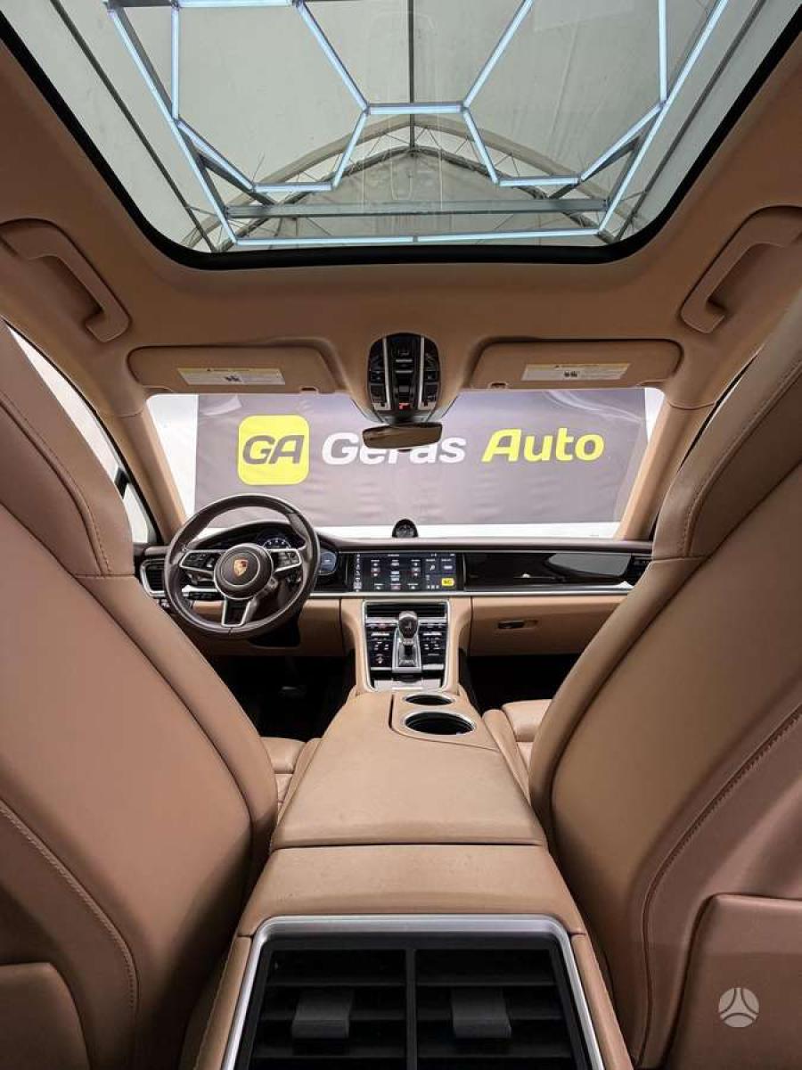 White Porsche Panamera 2018 in Vilnius, with an engine capacity of 2.99 L and mileage of 212 thousand km for 35990 €, photo 22 on AUTOMOTO.COM.LV
