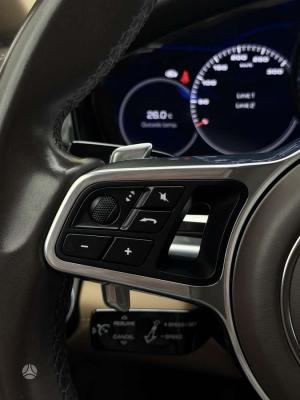 Balts Porsche Panamera 2018 Viļņa, ar dzinēja tilpumu 2.99 L un nobraukumu 212 tūkst. km par 35990 €, foto 34 vietnē AUTOMOTO.COM.LV