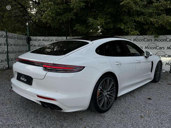 Порше Панамера 2018 в Вильнюс на AUTOMOTO.COM.LV Белый Порше Панамера 2018 в Вильнюс, объемом двигателя 2.89 л и пробегом 220 тыс. км за 40000 €, фото 10 на AUTOMOTO.COM.LV