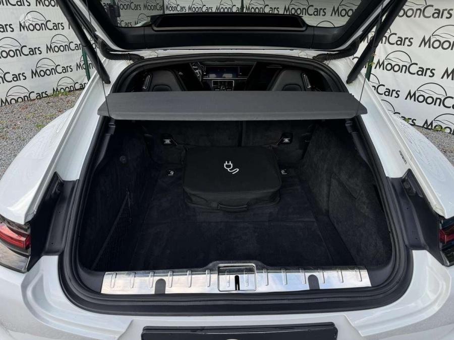 Balts Porsche Panamera 2018 Viļņa, ar dzinēja tilpumu 2.89 L un nobraukumu 220 tūkst. km par 40000 €, foto 25 vietnē AUTOMOTO.COM.LV