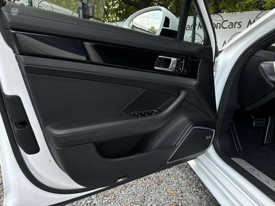 Balts Porsche Panamera 2018 Viļņa, ar dzinēja tilpumu 2.89 L un nobraukumu 220 tūkst. km par 40000 €, foto 26 vietnē AUTOMOTO.COM.LV