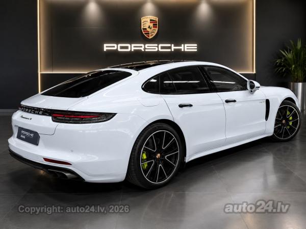 White Porsche Panamera 2020 in Riga, with an engine capacity of 2.90 L and mileage of 45 thousand km for 64900 €, photo 2 on AUTOMOTO.COM.LV