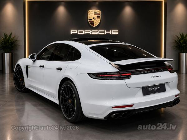 White Porsche Panamera 2020 in Riga, with an engine capacity of 2.90 L and mileage of 45 thousand km for 64900 €, photo 5 on AUTOMOTO.COM.LV