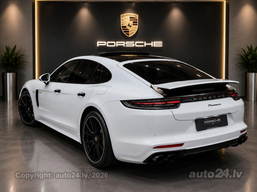 White Porsche Panamera 2020 in Riga, with an engine capacity of 2.90 L and mileage of 45 thousand km for 64900 €, photo 6 on AUTOMOTO.COM.LV