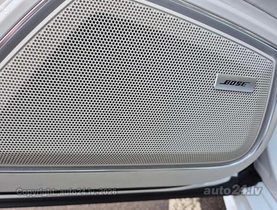 White Porsche Panamera 2020 in Riga, with an engine capacity of 2.90 L and mileage of 45 thousand km for 64900 €, photo 16 on AUTOMOTO.COM.LV