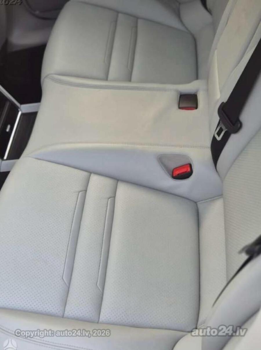 White Porsche Panamera 2020 in Riga, with an engine capacity of 2.90 L and mileage of 45 thousand km for 64900 €, photo 17 on AUTOMOTO.COM.LV