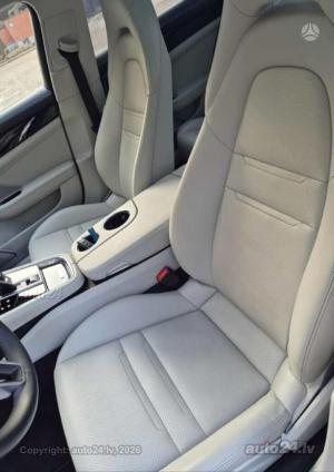 White Porsche Panamera 2020 in Riga, with an engine capacity of 2.90 L and mileage of 45 thousand km for 64900 €, photo 18 on AUTOMOTO.COM.LV