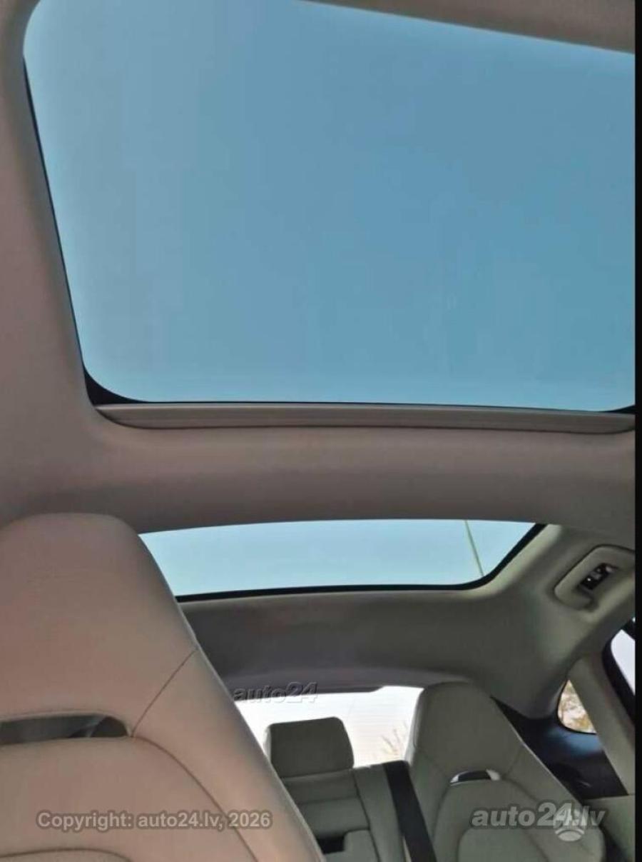 White Porsche Panamera 2020 in Riga, with an engine capacity of 2.90 L and mileage of 45 thousand km for 64900 €, photo 20 on AUTOMOTO.COM.LV