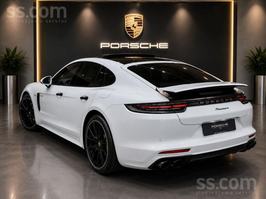 White Porsche Panamera 2020 in Riga, with an engine capacity of 2.90 L and mileage of 44 thousand km for 64900 €, photo 5 on AUTOMOTO.COM.LV