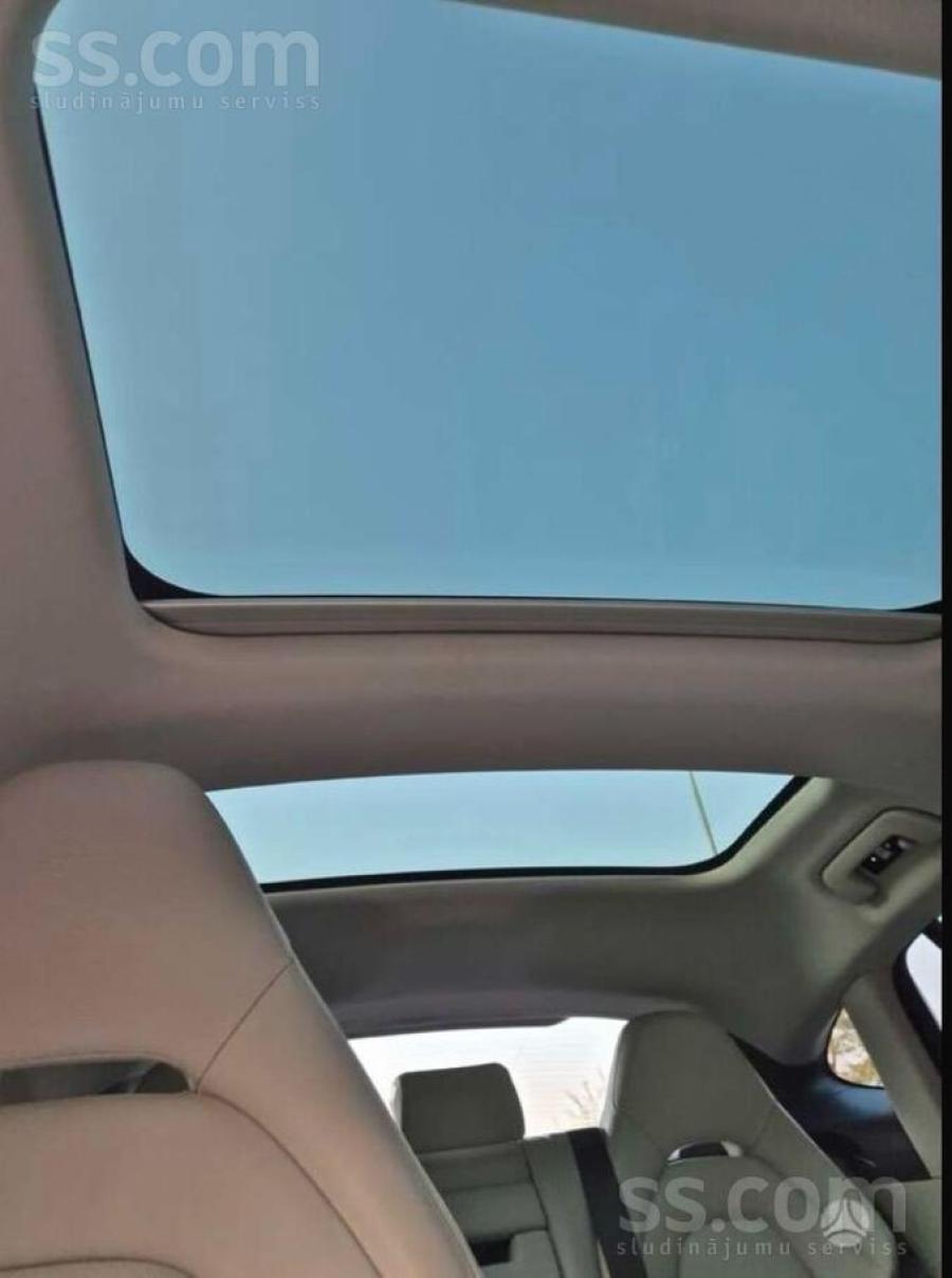 White Porsche Panamera 2020 in Riga, with an engine capacity of 2.90 L and mileage of 44 thousand km for 64900 €, photo 15 on AUTOMOTO.COM.LV