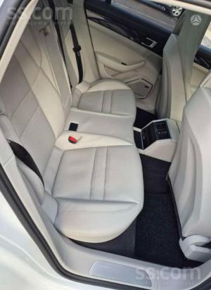 White Porsche Panamera 2020 in Riga, with an engine capacity of 2.90 L and mileage of 44 thousand km for 64900 €, photo 18 on AUTOMOTO.COM.LV
