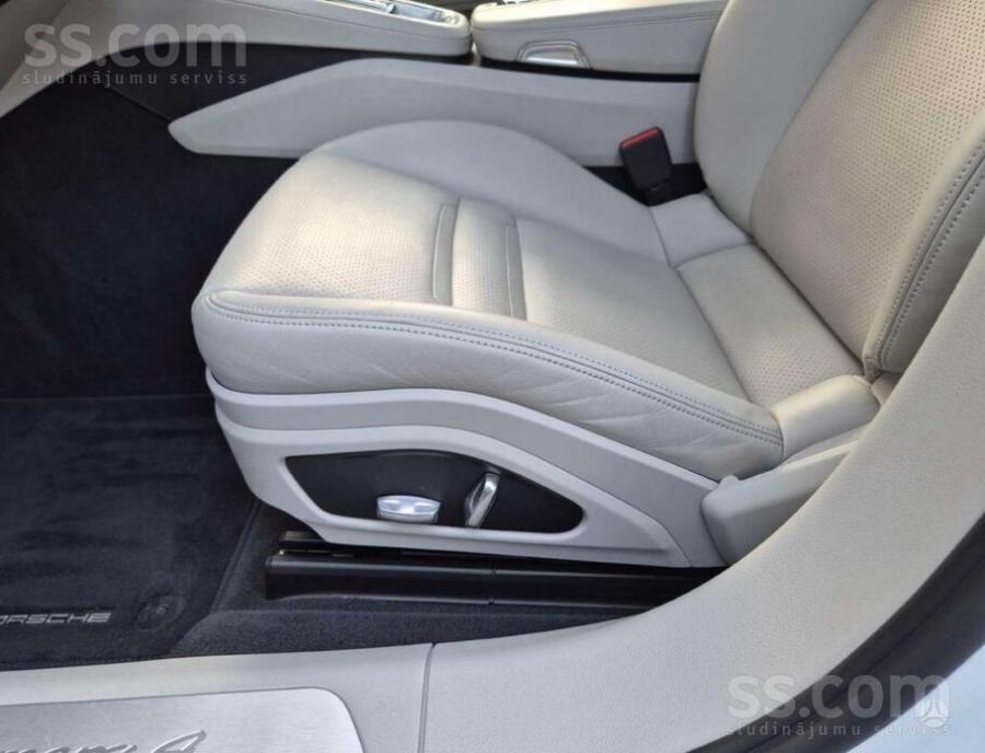 White Porsche Panamera 2020 in Riga, with an engine capacity of 2.90 L and mileage of 44 thousand km for 64900 €, photo 20 on AUTOMOTO.COM.LV