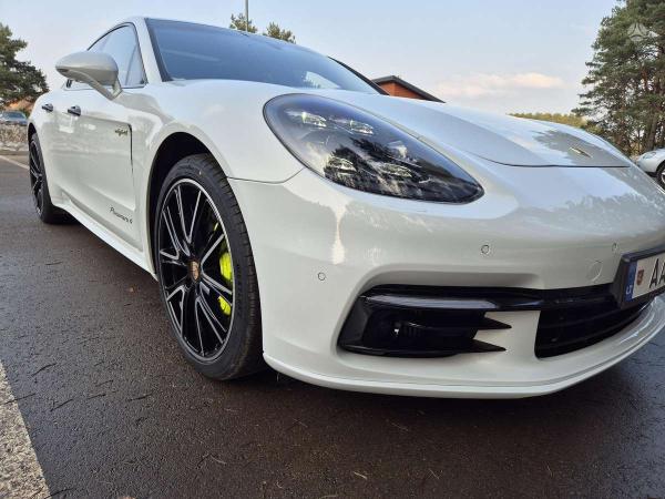 White Porsche Panamera 2020 in Druskininkai, with an engine capacity of 2.89 L and mileage of 45 thousand km for 54000 €, photo 5 on AUTOMOTO.COM.LV