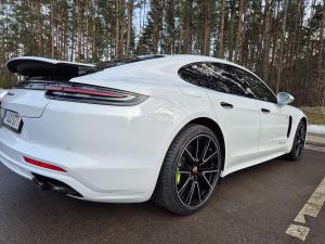 White Porsche Panamera 2020 in Druskininkai, with an engine capacity of 2.89 L and mileage of 45 thousand km for 54000 €, photo 10 on AUTOMOTO.COM.LV