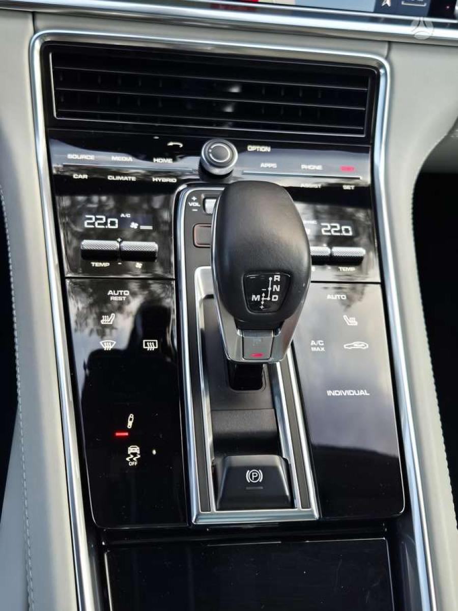 White Porsche Panamera 2020 in Druskininkai, with an engine capacity of 2.89 L and mileage of 45 thousand km for 54000 €, photo 14 on AUTOMOTO.COM.LV