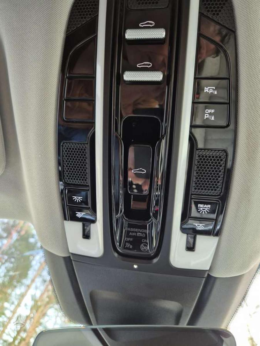 White Porsche Panamera 2020 in Druskininkai, with an engine capacity of 2.89 L and mileage of 45 thousand km for 54000 €, photo 18 on AUTOMOTO.COM.LV