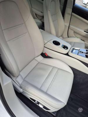 White Porsche Panamera 2020 in Druskininkai, with an engine capacity of 2.89 L and mileage of 45 thousand km for 54000 €, photo 21 on AUTOMOTO.COM.LV