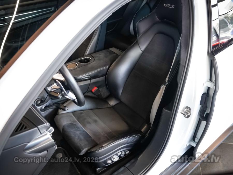 Balts Porsche Panamera 2020 Tallina, ar dzinēja tilpumu 4.00 L un nobraukumu 98 tūkst. km par 75900 €, foto 14 vietnē AUTOMOTO.COM.LV