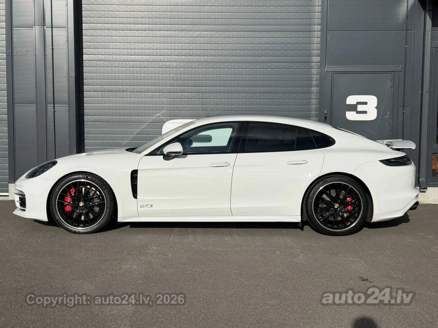 White Porsche Panamera 2022 in Tallinn, with an engine capacity of 4.00 L and mileage of 48 thousand km for 84995 €, photo 4 on AUTOMOTO.COM.LV