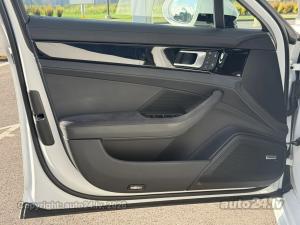 White Porsche Panamera 2022 in Tallinn, with an engine capacity of 4.00 L and mileage of 48 thousand km for 84995 €, photo 10 on AUTOMOTO.COM.LV