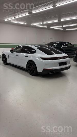 White Porsche Panamera 2025 in Riga, with an engine capacity of 3.00 L and mileage of 8 thousand km for 88500 €, photo 7 on AUTOMOTO.COM.LV