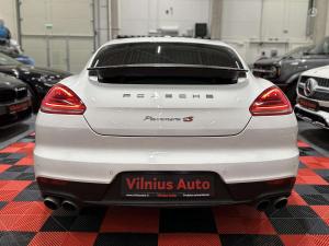 Balts Porsche Panamera 2014 Viļņa, ar dzinēja tilpumu 3.00 L un nobraukumu 129 tūkst. km par 27900 €, foto 6 vietnē AUTOMOTO.COM.LV
