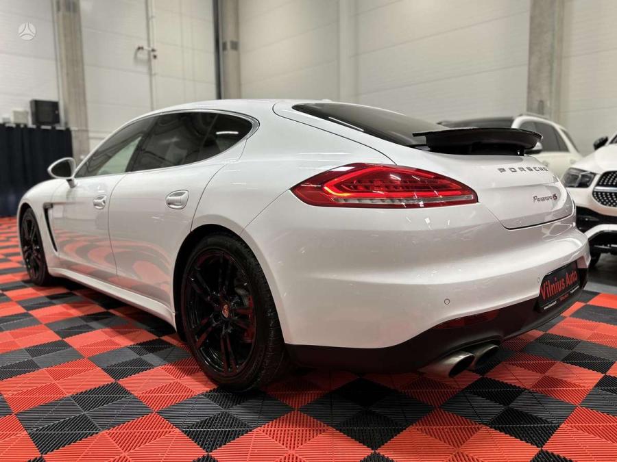 Balts Porsche Panamera 2014 Viļņa, ar dzinēja tilpumu 3.00 L un nobraukumu 129 tūkst. km par 27900 €, foto 7 vietnē AUTOMOTO.COM.LV