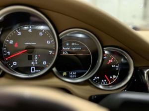 Balts Porsche Panamera 2014 Viļņa, ar dzinēja tilpumu 3.00 L un nobraukumu 129 tūkst. km par 27900 €, foto 21 vietnē AUTOMOTO.COM.LV
