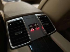 Balts Porsche Panamera 2014 Viļņa, ar dzinēja tilpumu 3.00 L un nobraukumu 129 tūkst. km par 27900 €, foto 36 vietnē AUTOMOTO.COM.LV