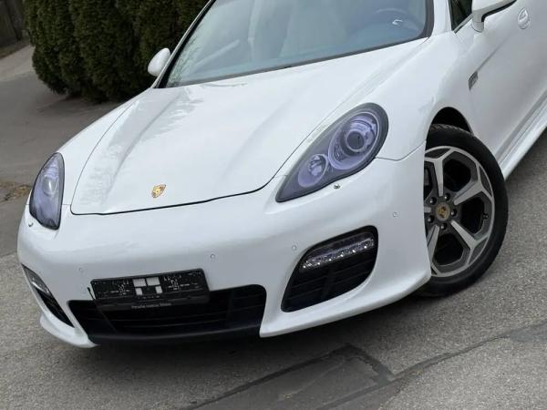 White Porsche Panamera 2010 in Jurmala, with an engine capacity of 4.80 L and mileage of 217 thousand km for 19950 €, photo 2 on AUTOMOTO.COM.LV