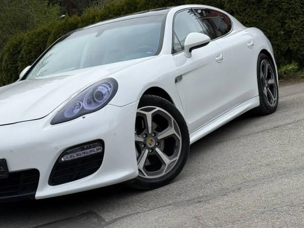 White Porsche Panamera 2010 in Jurmala, with an engine capacity of 4.80 L and mileage of 217 thousand km for 19950 €, photo 3 on AUTOMOTO.COM.LV