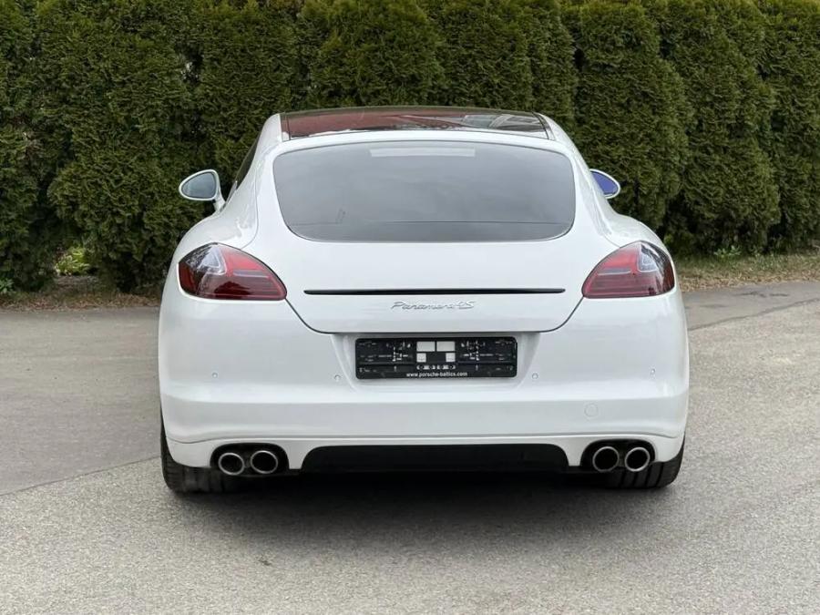 Balts Porsche Panamera 2010 Jūrmala, ar dzinēja tilpumu 4.80 L un nobraukumu 217 tūkst. km par 19950 €, foto 16 vietnē AUTOMOTO.COM.LV