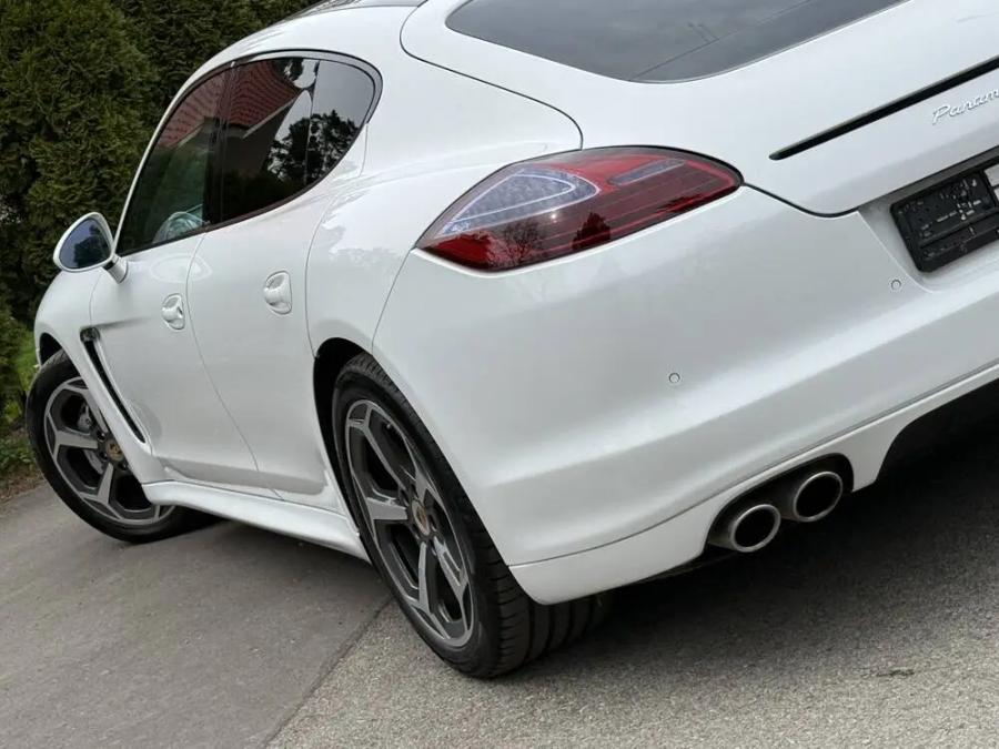 Balts Porsche Panamera 2010 Jūrmala, ar dzinēja tilpumu 4.80 L un nobraukumu 217 tūkst. km par 19950 €, foto 18 vietnē AUTOMOTO.COM.LV